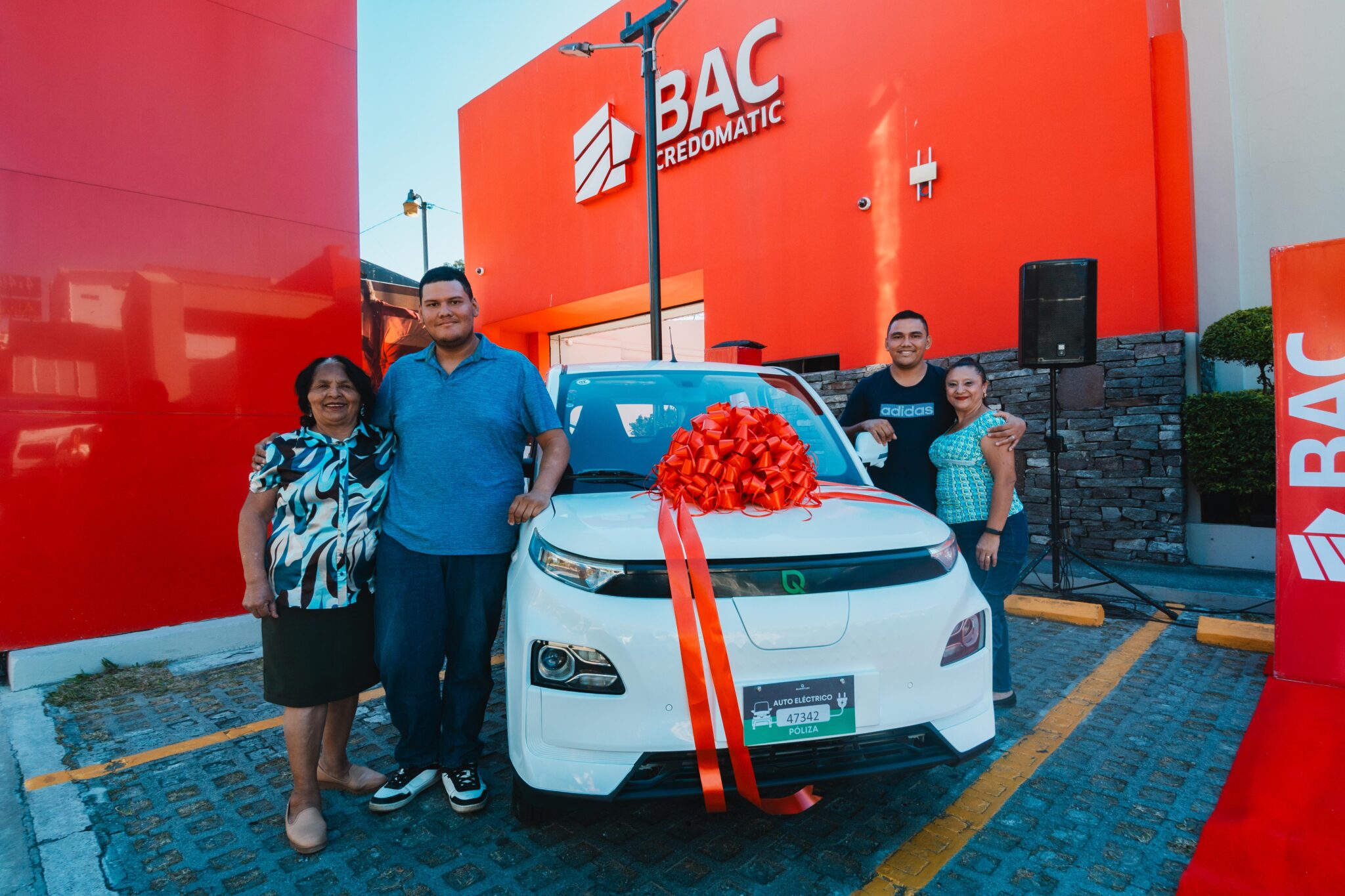 BAC reconoce la fidelidad de sus clientes planilleros y premia el uso ...